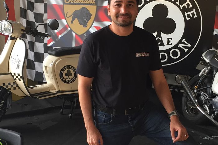 Deretan Foto Jadul Umar Lubis, Berambut Gondrong Saat Masih Muda!