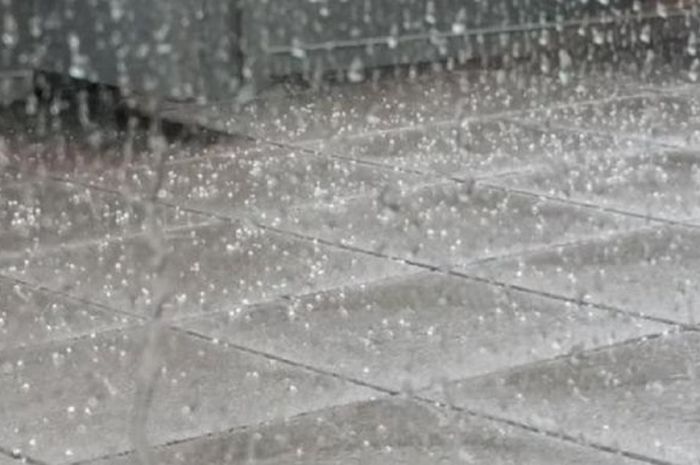 9 Ciri-Ciri Hujan Es yang Patut di Waspadai Selama Musim Pancaroba