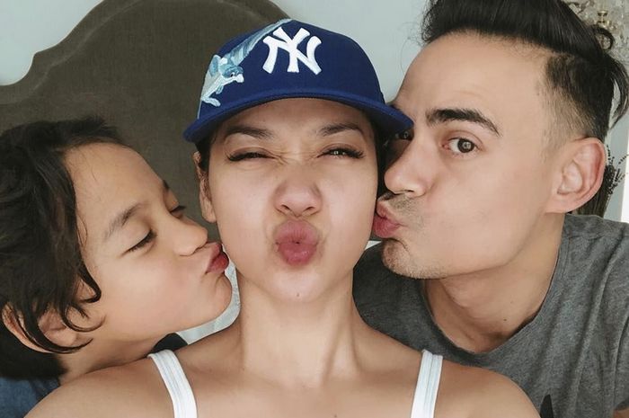 BCL Peringati 10 Tahun Pernikahan Dengan Ashraf Sinclair, Netizen ...