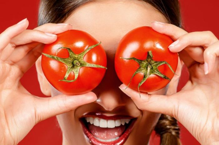 Ramah di Kantong, Ini 4 Masker Tomat di Bawah 20 Ribu yang Bikin Wajah ...