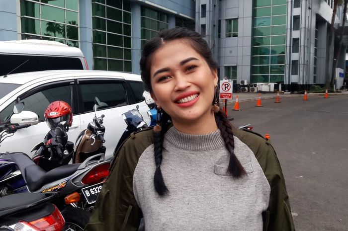 Ajari Franky Roring Mengaji, Ovi Sovianti Bersyukur Suaminya Sudah ...