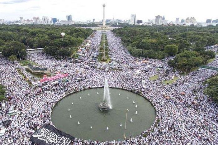 Tak Ada Sampah, Ini 5 Fakta Menarik Reuni Aksi 212 di Jakarta ...