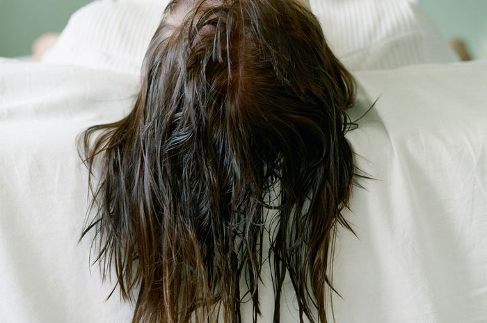 Tidur Dengan Rambut Basah Bisa Sebabkan Hal Ini! Lakukan Perawatan ... Tidur Dengan Rambut Basah Bisa Sebabkan Hal Ini! Lakukan Perawatan ...