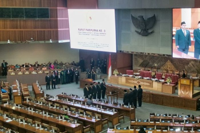 Lebih dari 400 Bangku di Rapat DPR Kosong, Ada Apa dengan Anggota DPR ...