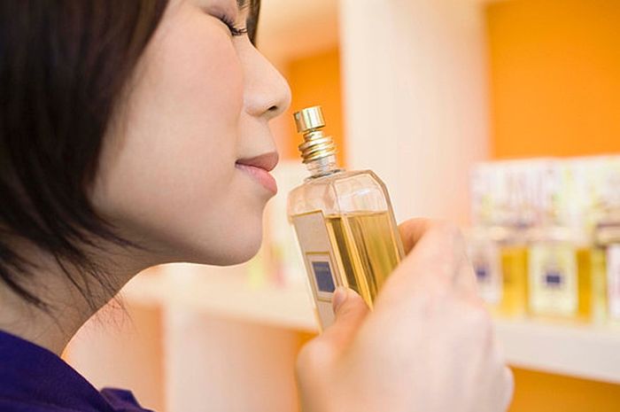Merasa Pusing Mencium Aroma Parfum Tahan Lama? 3 Hal Ini Bisa Jadi ...