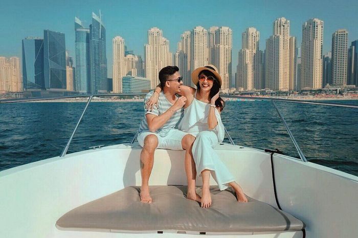 Pesan Romantis Ryan Delon untuk Sharena di Hari Anniversary Pernikahan