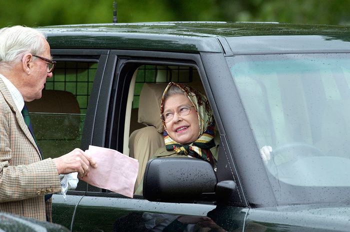 Keistimewaan Ratu Elizabeth, Tak Perlu Lisensi Mengemudi hingga Tak ...