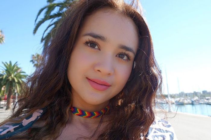 Manis! Tiru Makeup Fresh Ala Michelle Ziudith dengan 4 Lipstik Pink di ...