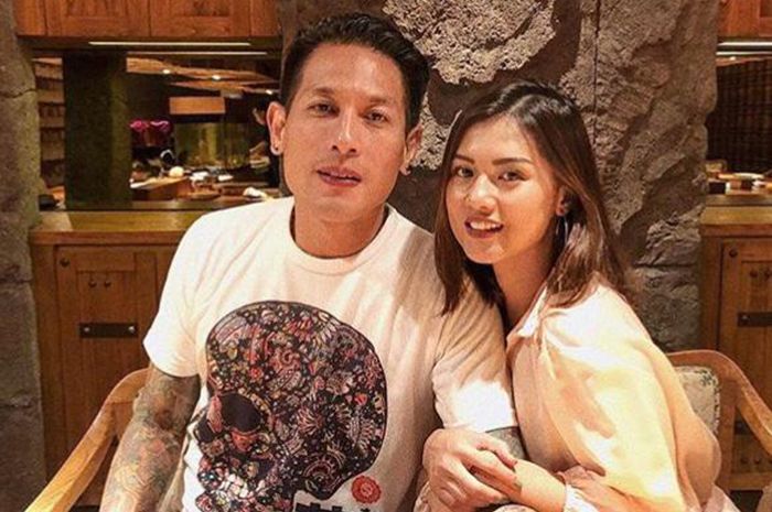 Beda Usia 15 Tahun, Ini 4 Fakta Si Cantik Atries Angel yang Berhasil ...