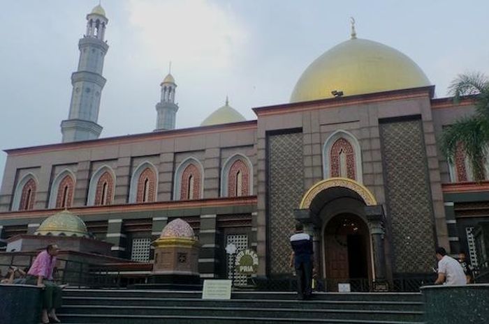 Kabar Duka, Dian Al Mahri Pendiri Masjid Kubah Emas Meninggal Dunia