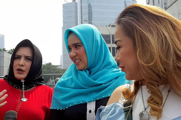 Sebut Galih Ginanjar Cari Sensasi, Kakak Fairuz A Rafiq: Allah Mengazab ... Sebut Galih Ginanjar Cari Sensasi, Kakak Fairuz A Rafiq: Allah Mengazab ...