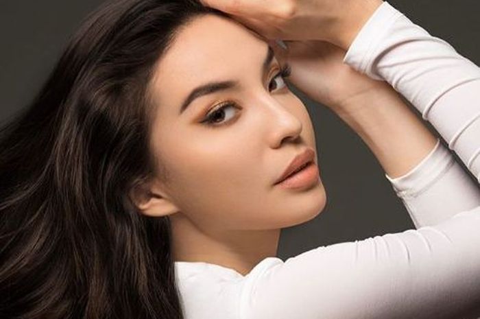 Tak Hanya Masa Lalu Kelam Alami KDRT Di Usia Remaja, Manohara Juga ... Tak Hanya Masa Lalu Kelam Alami KDRT Di Usia Remaja, Manohara Juga ...