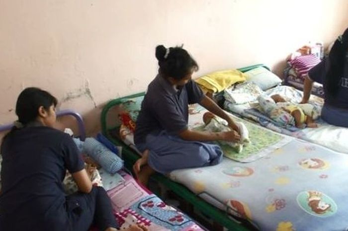 Kisah Ibu yang Membesarkan Anaknya di Penjara: 'Anak Saya Sudah ... Kisah Ibu yang Membesarkan Anaknya di Penjara: 'Anak Saya Sudah ...