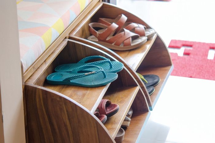 Sepatu Mudah Rapuh hingga Berbau? Begini Cara Simpan yang Benar di ...