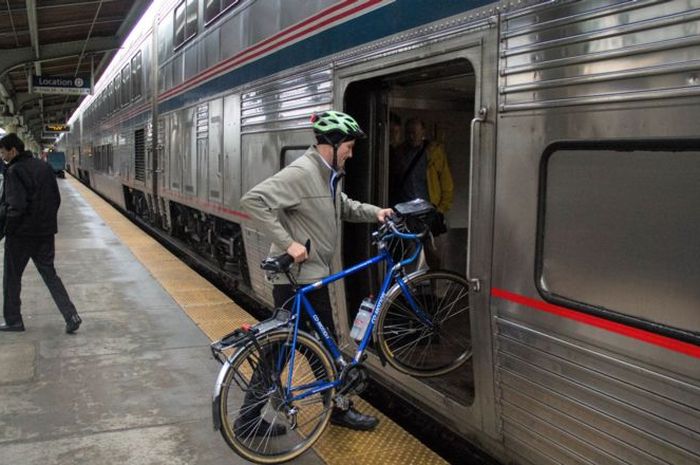 Jangan Asal Bawa Sepeda Dalam Kereta Api, Ini Aturan Barunya dari PT ...