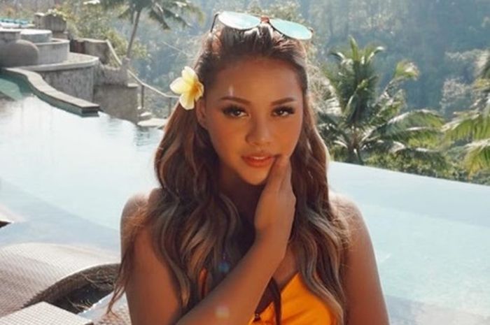 Aurel Hermansyah Pamer Tubuh Seksi Kenakan Tanktop Belahan Dada Rendah ...