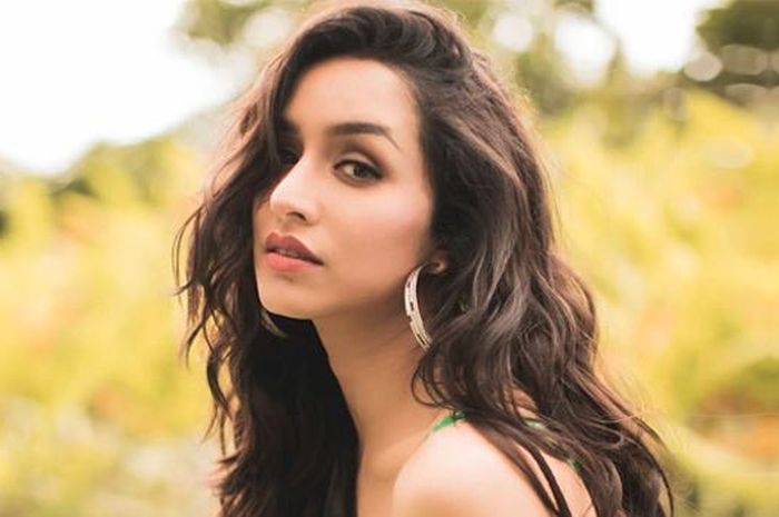 Ketahui Ciri Rambut Sehat Menurut Dermatologist, Apa Saja? - Stylo