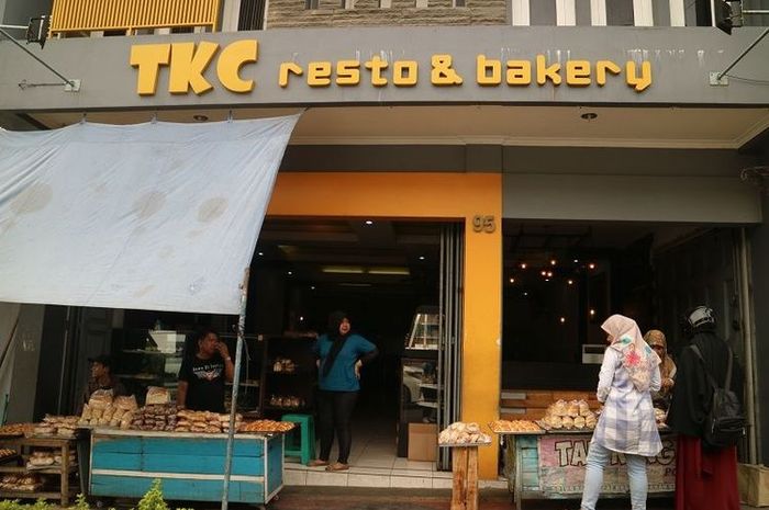 Berdiri Sejak 1926, Roti Tan Keng Chu Jadi Favorit Para Tentara Belanda ...