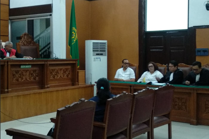 Terkuak, Saksi Ahli Sebut Nunung Sudah Tiga Tahun Idap Gangguan Depresi Terkuak, Saksi Ahli Sebut Nunung Sudah Tiga Tahun Idap Gangguan Depresi