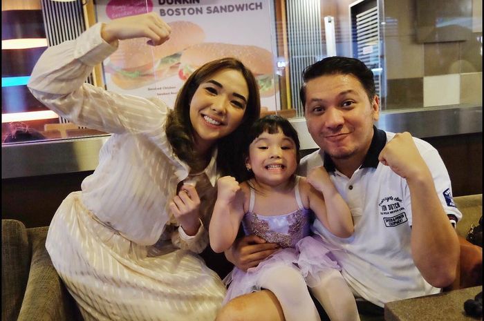 Pamer Foto Bareng Mantan Istri, Gading Marten dan Gisella Anastasia Sukses Bikin Baper Netizen ...