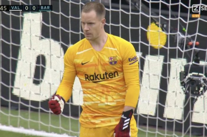 VIDEO - Double Saves Ter Stegen Gagalkan Peluang Emas Pemain Valencia ...