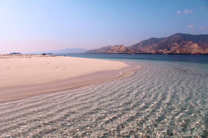 Yuk, Cintai Laut dengan Traveling ke Pantai Tanpa Sampah Plastik ...