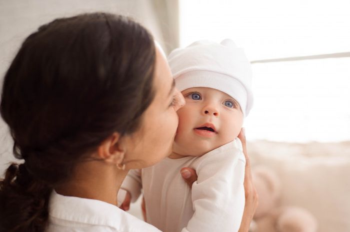 Sudah Tahu Penyebab Kepala Bayi Peyang? Simak Yuk Cara Pakai Kupluk ... Sudah Tahu Penyebab Kepala Bayi Peyang? Simak Yuk Cara Pakai Kupluk ...