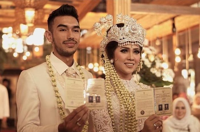 2 Tahun Lalu Nikahi Brondong Artis Ini Sudah Siap Jadi Janda Muda, Pede ... 2 Tahun Lalu Nikahi Brondong Artis Ini Sudah Siap Jadi Janda Muda, Pede ...