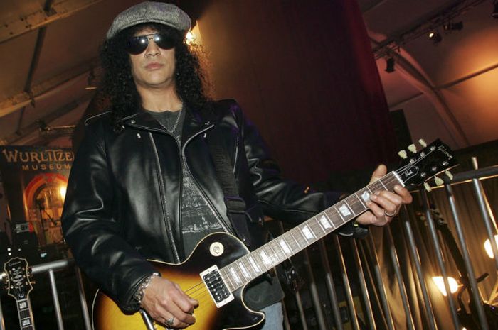Selain Axl Rose, Gitaris Slash Masih Punya 3 Vokalis Favorit yang ...