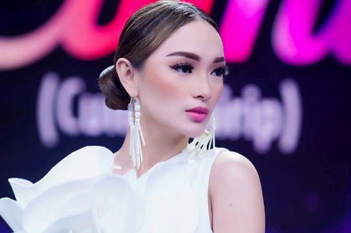 Beralaskan Tanah dan Dinding Seadanya, Begini Tampilan Rumah Lama ...