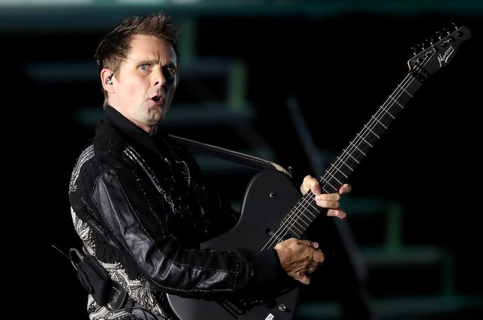 Vokalis Muse, Matt Bellamy Lepas Single Solonya "Tomorrow's World ...