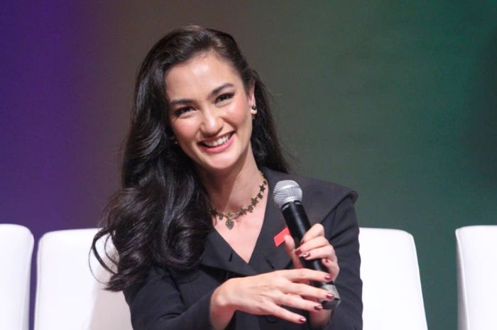 Nampak Awet Muda di Usia 39 Tahun, Ternyata Atiqah Hasiholan Pernah ...