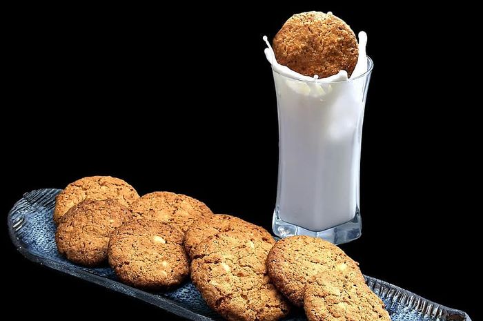 Banyak Orang Lebih Suka Makan Biskuit yang Dicelupkan ke Susu, Ini ...