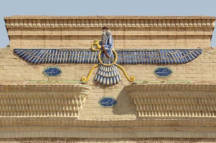 Mengenal Zoroastrianisme, Agama Monoteistik Pertama di Dunia - National ...