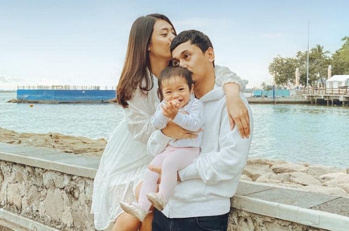 Padahal Masih Balita, Anak Raditya Dika Sudah Terlihat Pakai Tas ...