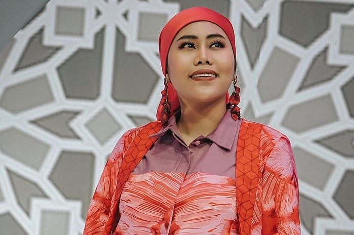 Pedangdut Evi Masamba Ingin Nyalon Bupati Luwu Utara, Rekan Sesama ...