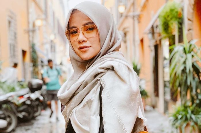 Biasa Tampil Feminin, Netizen Dibuat Shock dengan Penampilan Tomboy ... Biasa Tampil Feminin, Netizen Dibuat Shock dengan Penampilan Tomboy ...