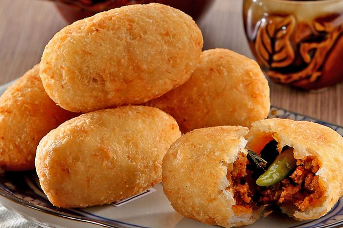 Dikasih Tahu Penjual Langganan, Begini Cara Bikin Combro yang Renyah ...