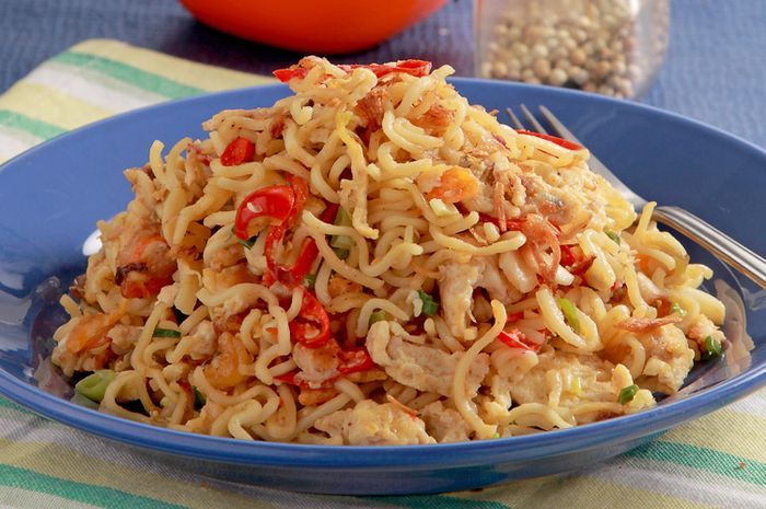 Suka Makan Mi Telur? Ini Cara Membuat Mi Telur Tidak Lembek dan Tetap ...