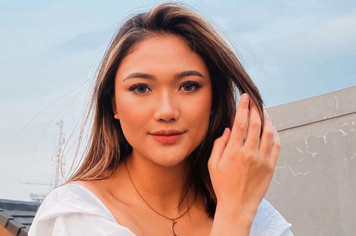 Makin Kelewat Seksi, Kali Ini Marion Jola Pamer Foto dalam Balutan Crop ...