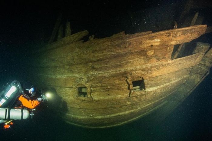 Kapal Berusia 400 Tahun Ditemukan di Laut Baltik dalam Keadaan Hampir ...