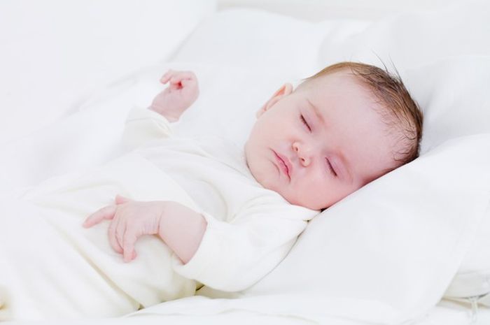 Ternyata, Bayi dengan Posisi Tidur Ini Perkembangan Motoriknya Bagus ...