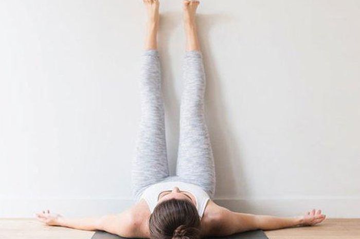 Cobain Yuk, Angkat Kaki ke Tembok Selama 10 Menit Sebelum Tidur dan ...