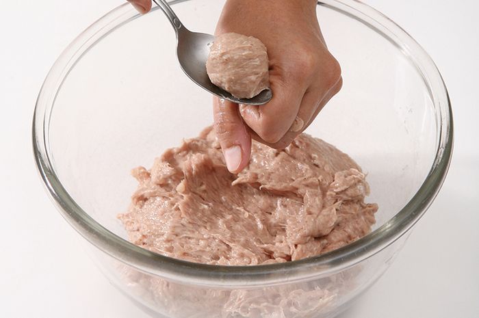 Terbongkar Rahasia Pedagang Bikin Bakso yang Bulat Sempurna, Kuncinya ...