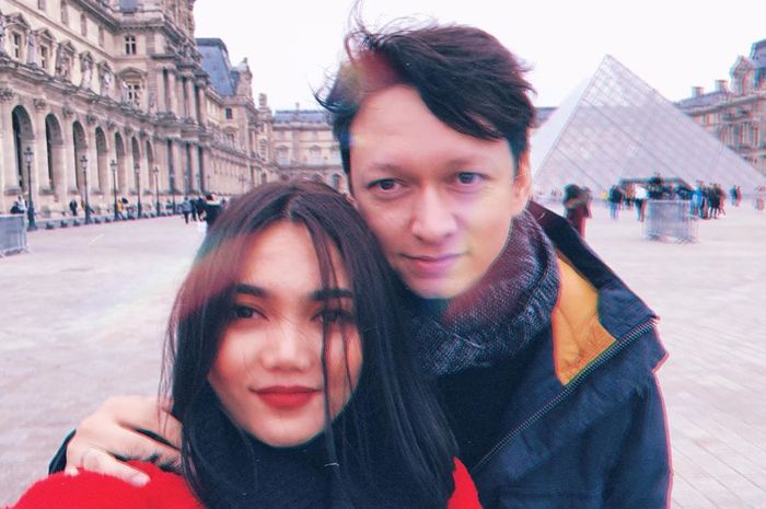 Masih Menikmati Waktu Bersama, Rina Nose dan Suami Belum Ada Rencana ...