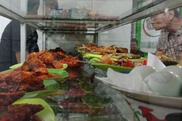 PPKM Level 4 Diperpanjang Sampai 2 Agustus, Ini Aturan Makan di Warung ... PPKM Level 4 Diperpanjang Sampai 2 Agustus, Ini Aturan Makan di Warung ...