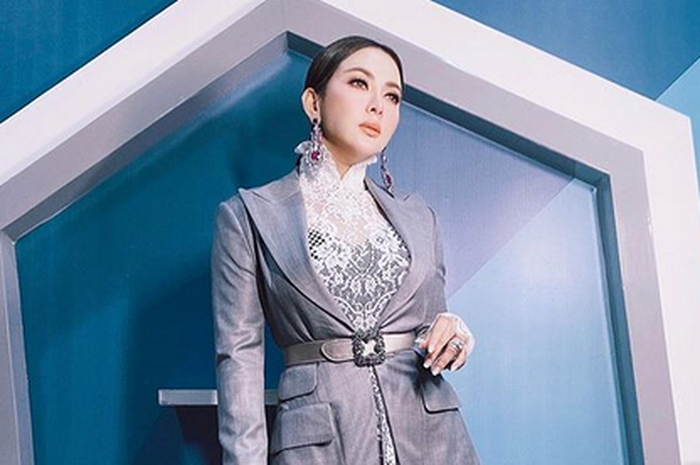 Selalu Jadi Juara Sejak Sekolah hingga Kuliah, Syahrini Bocorkan Alasan ...