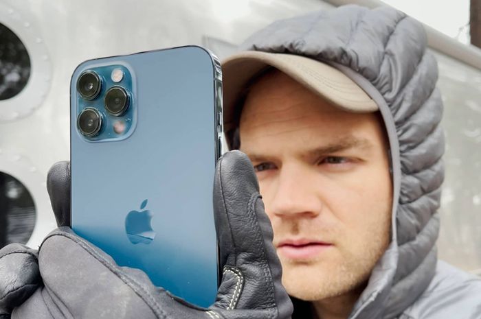 Intip Hasil Modifikasi iPhone 12 Pro Max dengan Port USB-C, Keren Gak ...