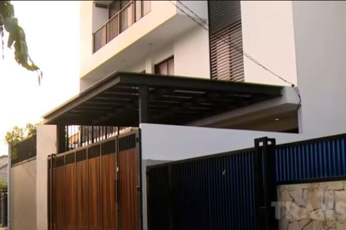 Kondisi Terbaru dari Rumah Nikita Mirzani Mencekam! Nyai malah Kepergok ... Kondisi Terbaru dari Rumah Nikita Mirzani Mencekam! Nyai malah Kepergok ...