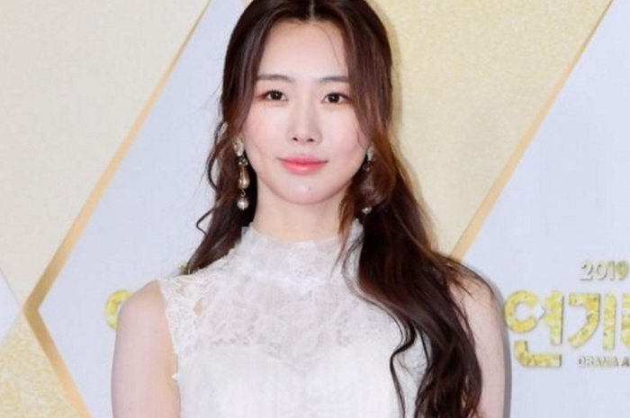 Hadir di Musik Video 'I Need Girl' Kolaborasi Taeyang dan G-Dragon ...